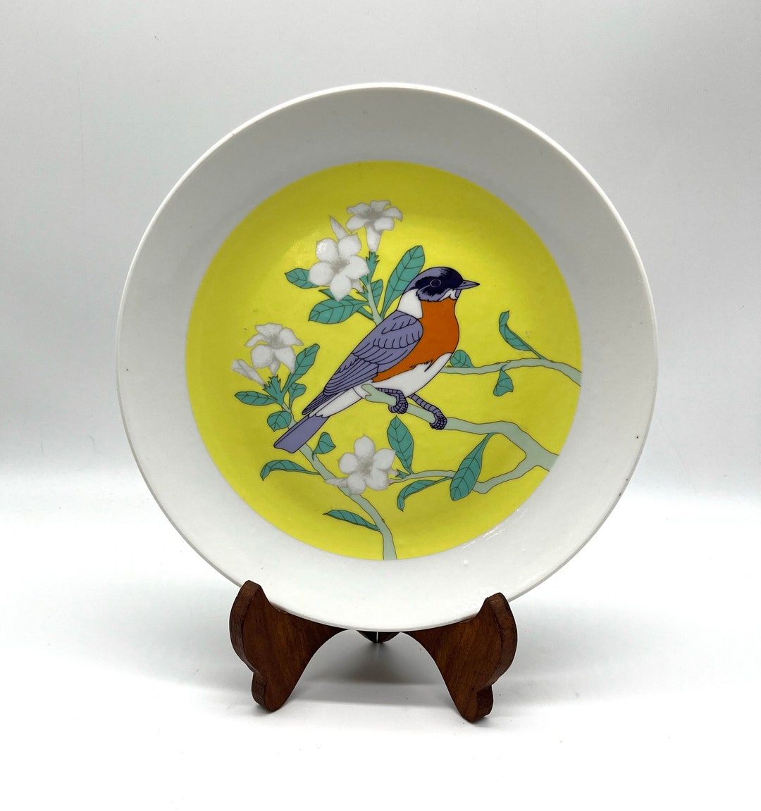 Vintage Robin Plate / 1970's Made in Taiwan / White Flowers - Etsy