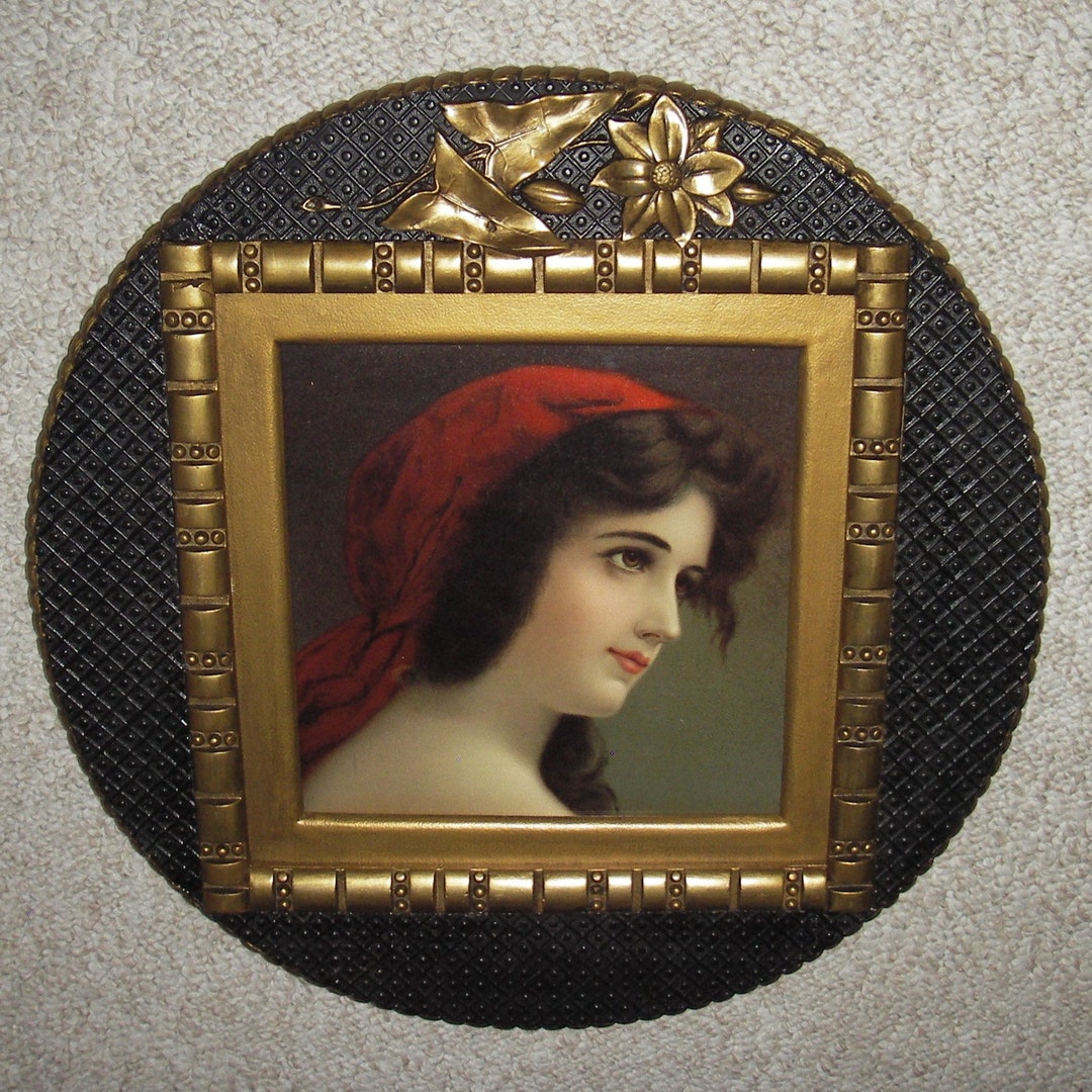 Victorian Round Frame With Asti Art for Living Room Decor - Etsy