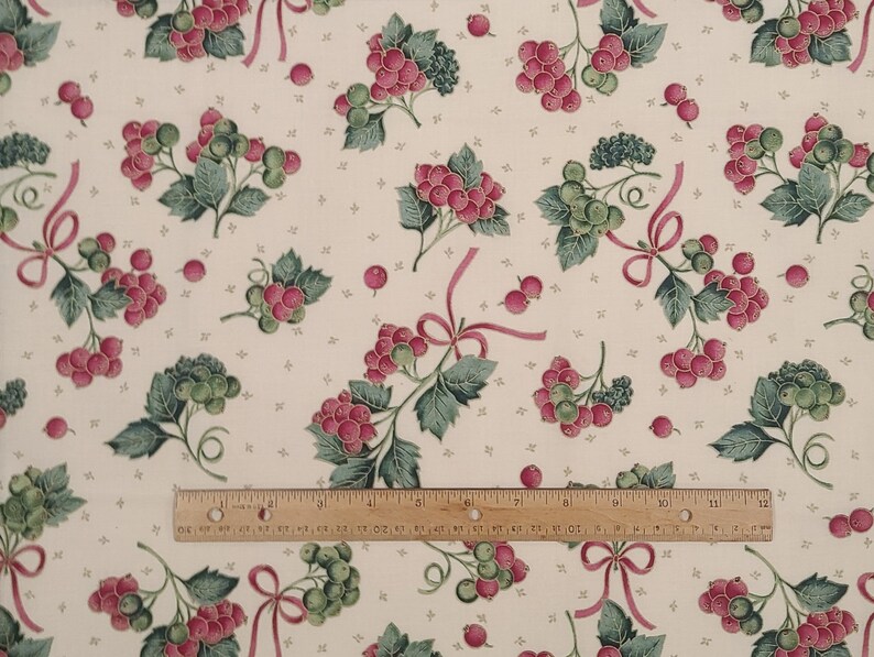 VIP Cranston Print Works Cream Fabric / Hunter Green Leaf - Etsy