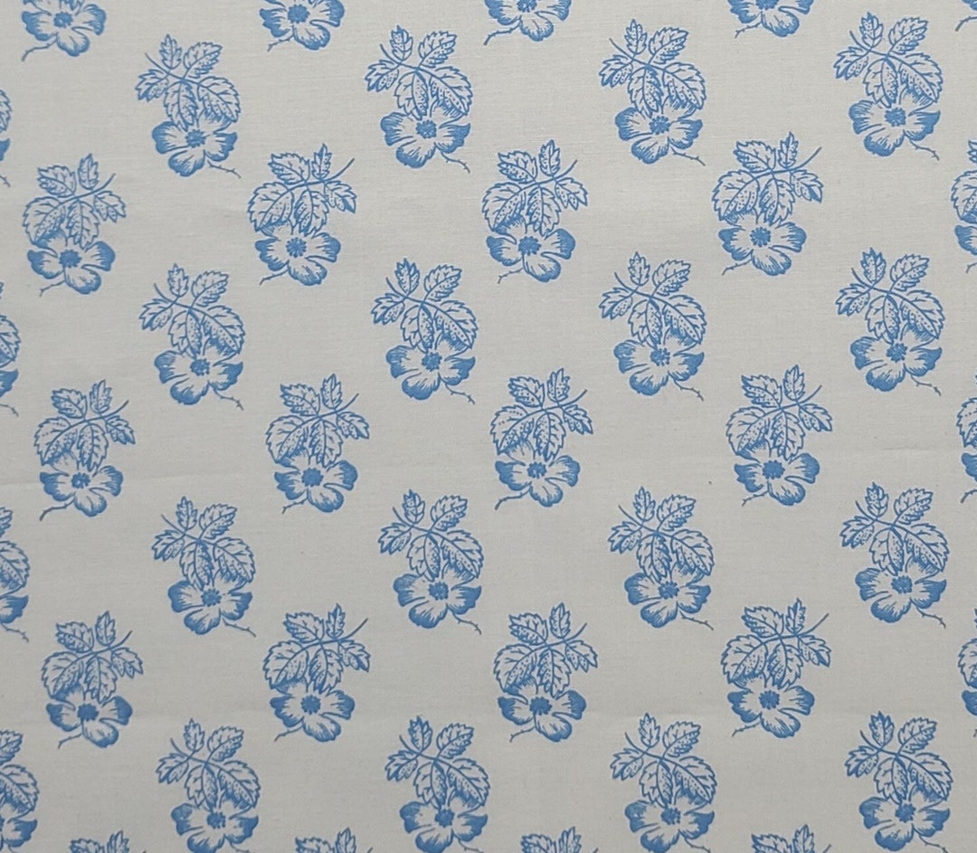Pale Blue Fabric / Light Blue Flower Print - Selvage to Selvage Print ...