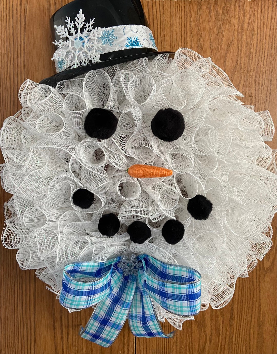 22” Winter Deco Mesh Snowman Head Wreath With Top Hat & Bow - Blue ...