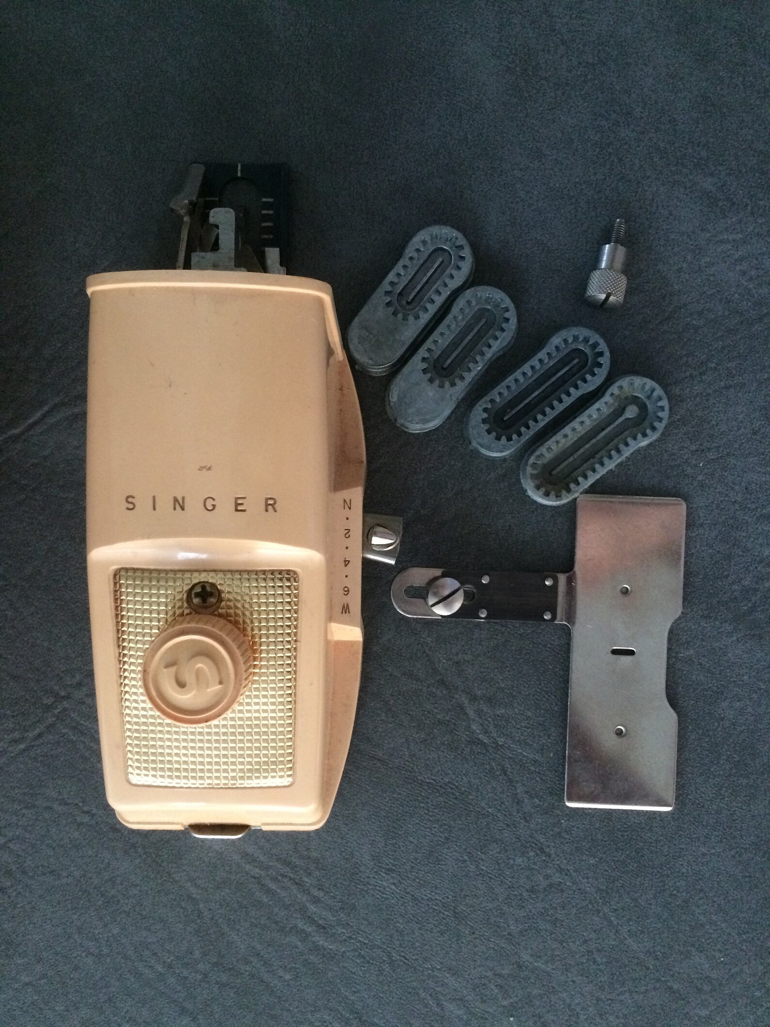 Vintage Singer Pink Clamshell Jetson Button Hole Attachment for SLANT ...