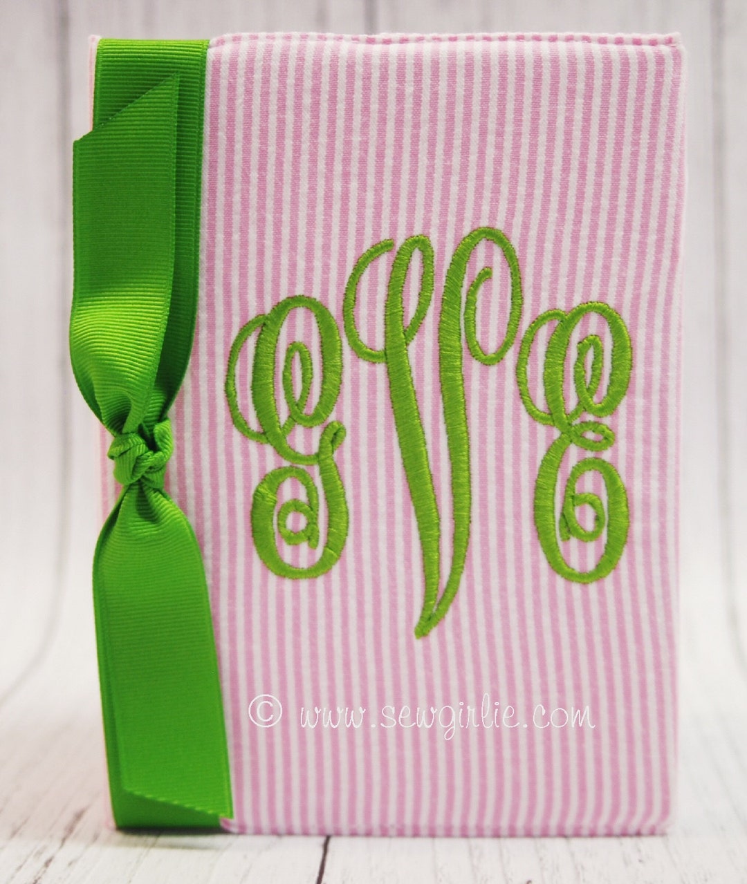 Personalized Preppy Monogrammed Seersucker Photo Album Holds 100 4x6 ...