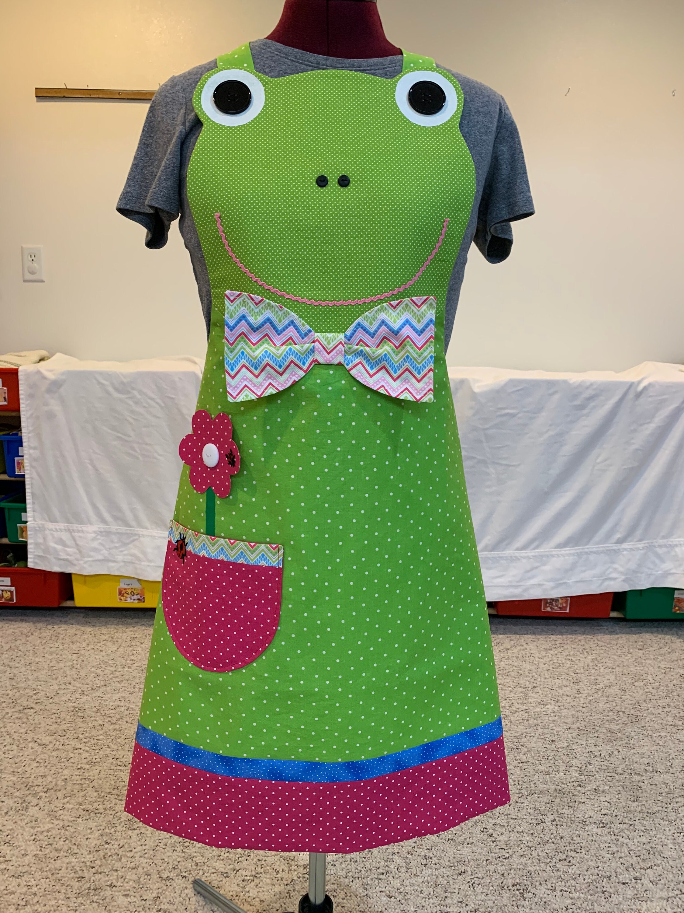 Frog Adult Apron, Animal Face Apron, Animal, Green, Dots, Flower, Bugs ...