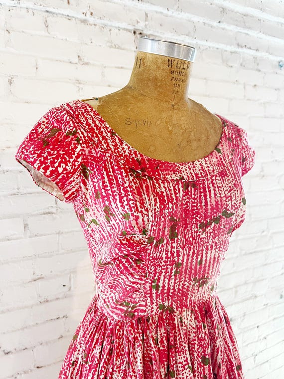 1950s / 50s Vintage Pink Abstract Floral Fit and Flar… - Gem