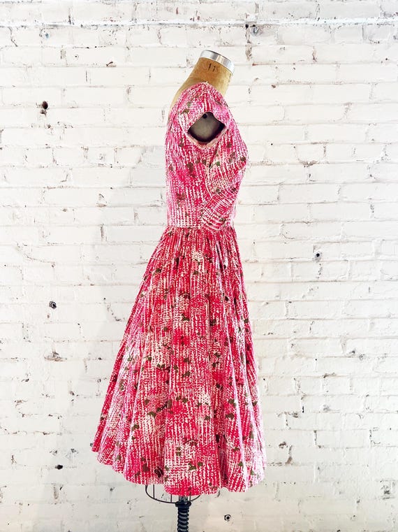 1950s / 50s Vintage Pink Abstract Floral Fit and Flar… - Gem