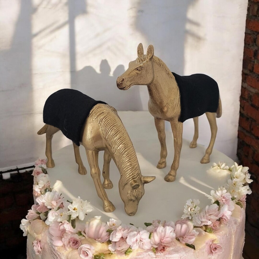 Gold Horse Cake Topper Set With Black Saddle for Cakes, Wedding Cake ...