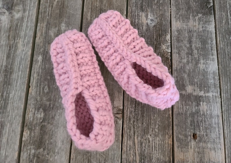 LOOM Knitting Patterns Slipper: Easy Knit Gift for Women, Lounge Socks ...