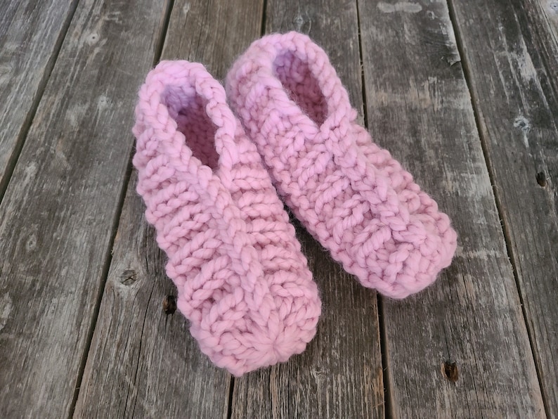 LOOM Knitting Patterns Slipper: Easy Knit Gift for Women, Lounge Socks ...
