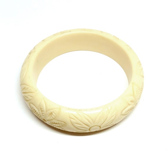 Chunky Carved Plastic Bangle 1960s Vintage Flower Ban… - Gem
