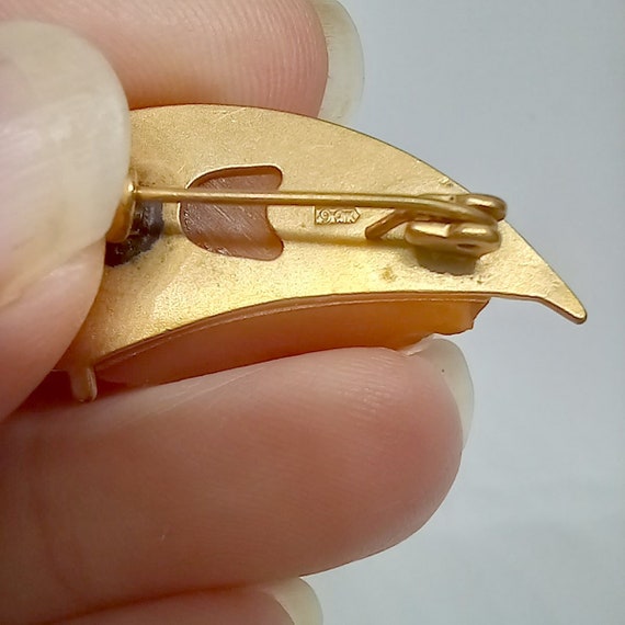 Baltic Amber Brooch Vintage Amber Triangle Sail from … - Gem