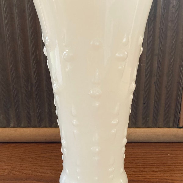 Large Milk Glass Vase - Etsy