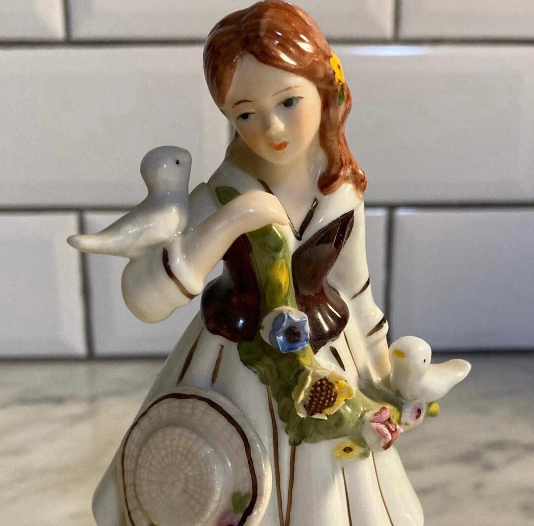 Vintage Country Maiden Figurine - Etsy