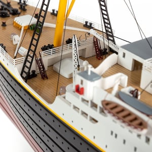 Titanic Model Ship Special Edition With LED Lights – 100cm (39.3 ...