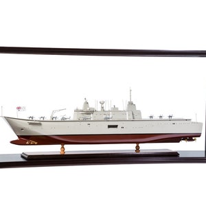 HMAS Canberra Aircraft Carrier Model 90cm - Wooden Warship Models ...