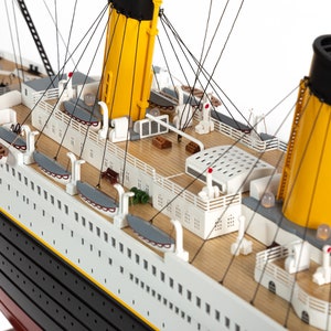 Titanic Model Ship Special Edition With LED Lights – 100cm (39.3 ...