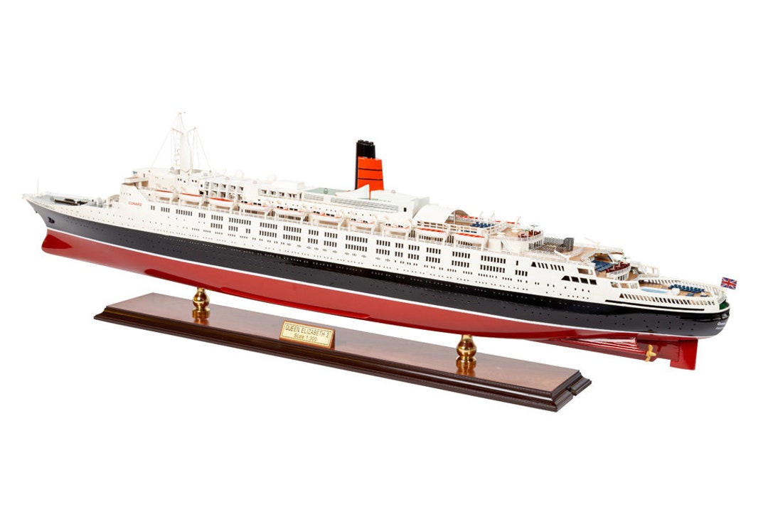 Extremely Detailed Queen Elizabeth II Model Cruise Ship With LED Lights ...