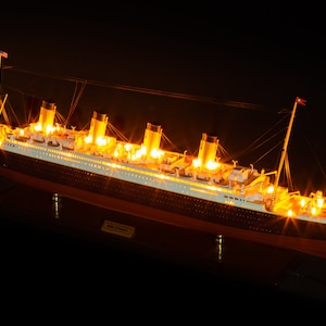 Titanic Model Ship Special Edition With LED Lights – 100cm (39.3 ...