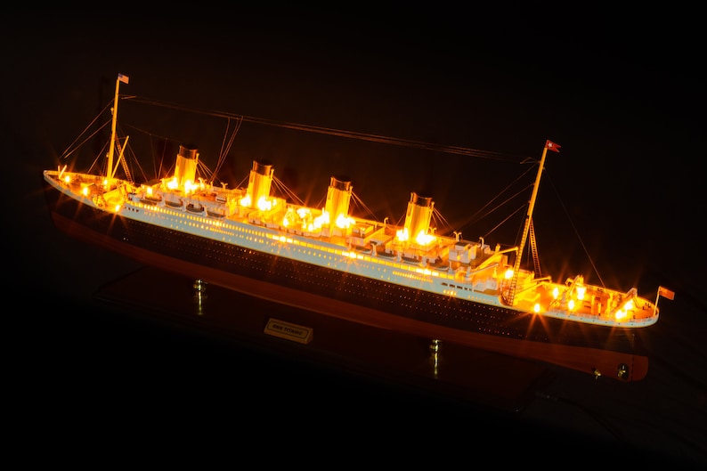 Titanic Model Ship Special Edition With LED Lights – 100cm (39.3 ...