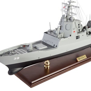 HMAS Brisbane III D41 Destroyer Model 80cm - Wooden Warship Models ...
