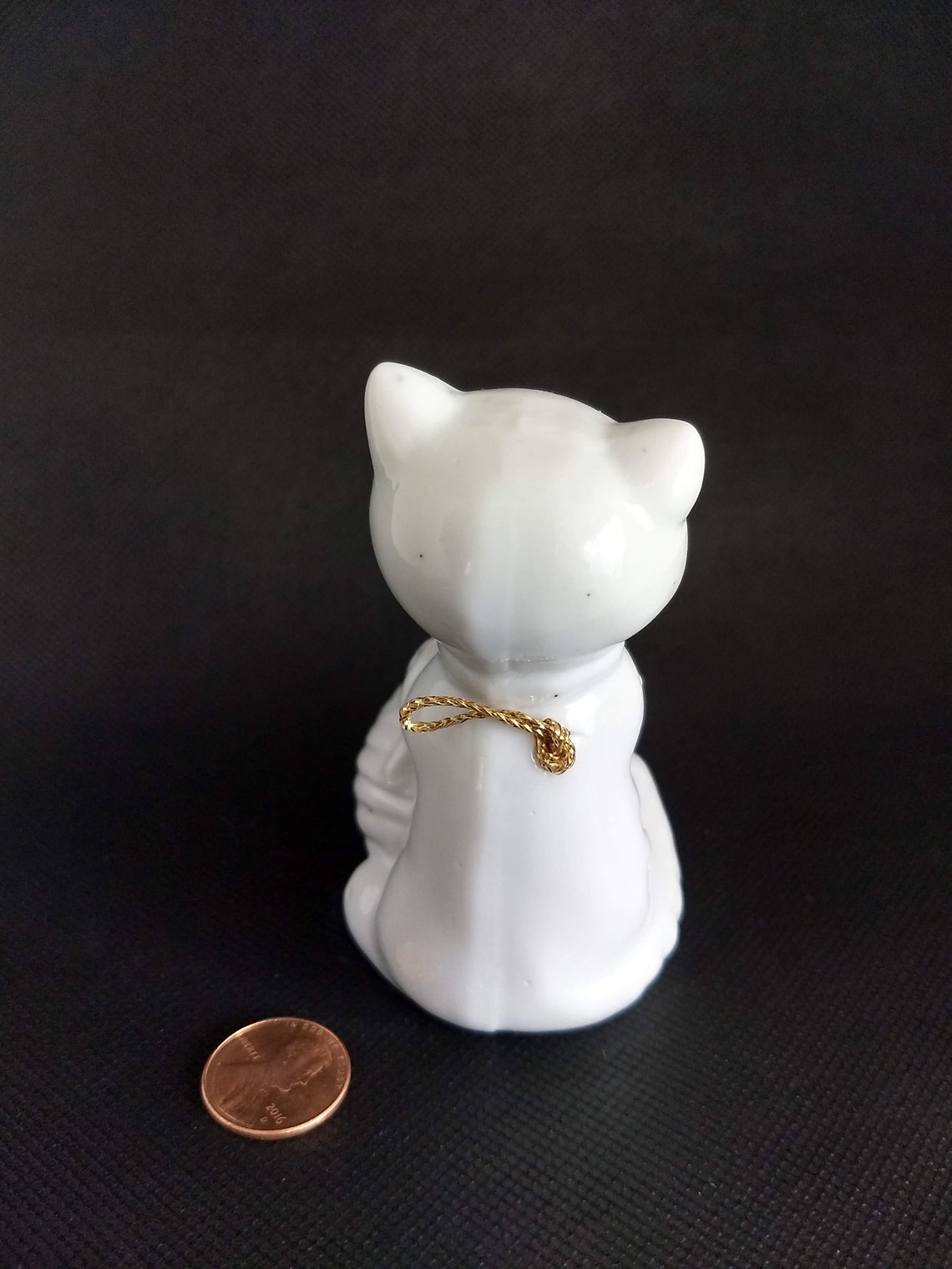 White Porcelain Cat Ringing Bell With Ball of Yarn Blue Eyed - Etsy