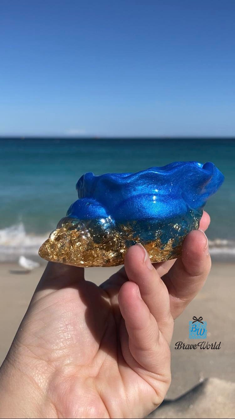 Blue and Gold Conch Resin Shell, Beach Themed Gifts, Home Decor, Resin ...