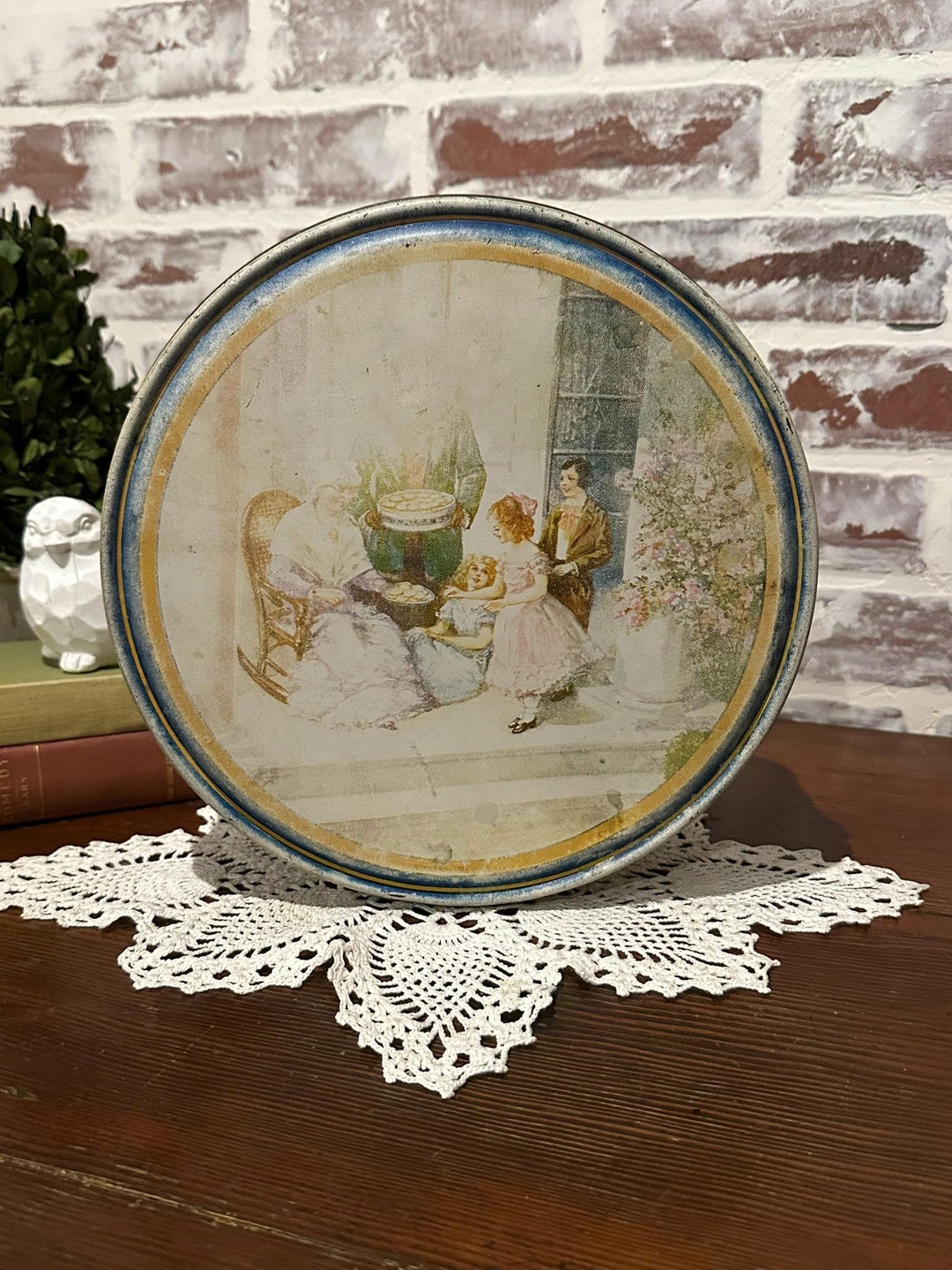 Antique Southern Biscuit Co Tin Can | 1700s Era Scene Floral Flower ...