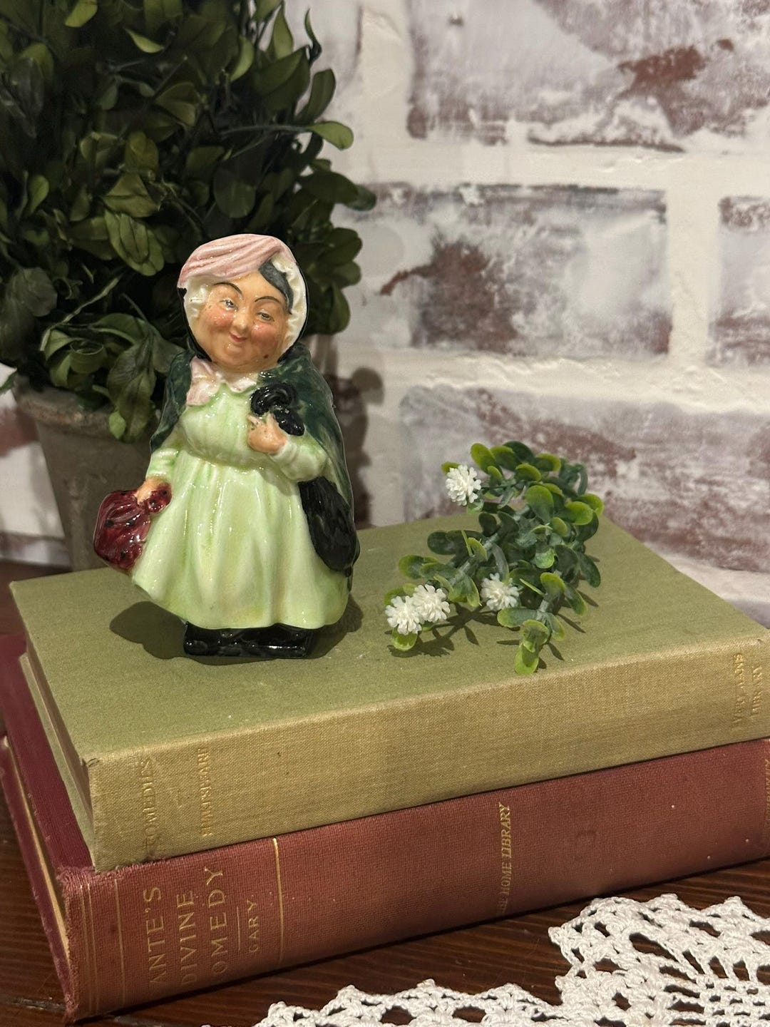 Vintage Royal Doulton Sairey Gamp 4" Porcelain Miniature Figurine ...