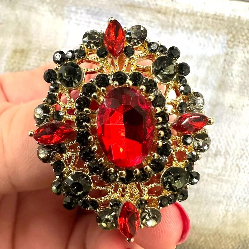 Red Vintage Brooch - Etsy
