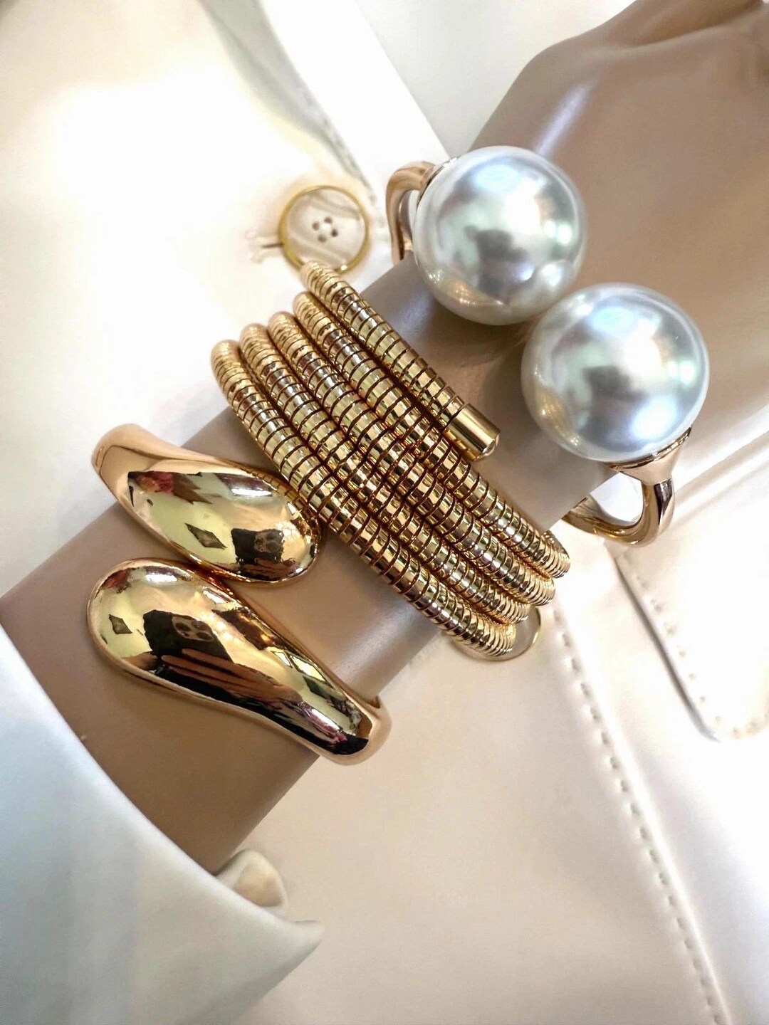 Gold-tone Cuff Bracelets, Imitation Pearl Bangle, Vintage Style Chunky ...