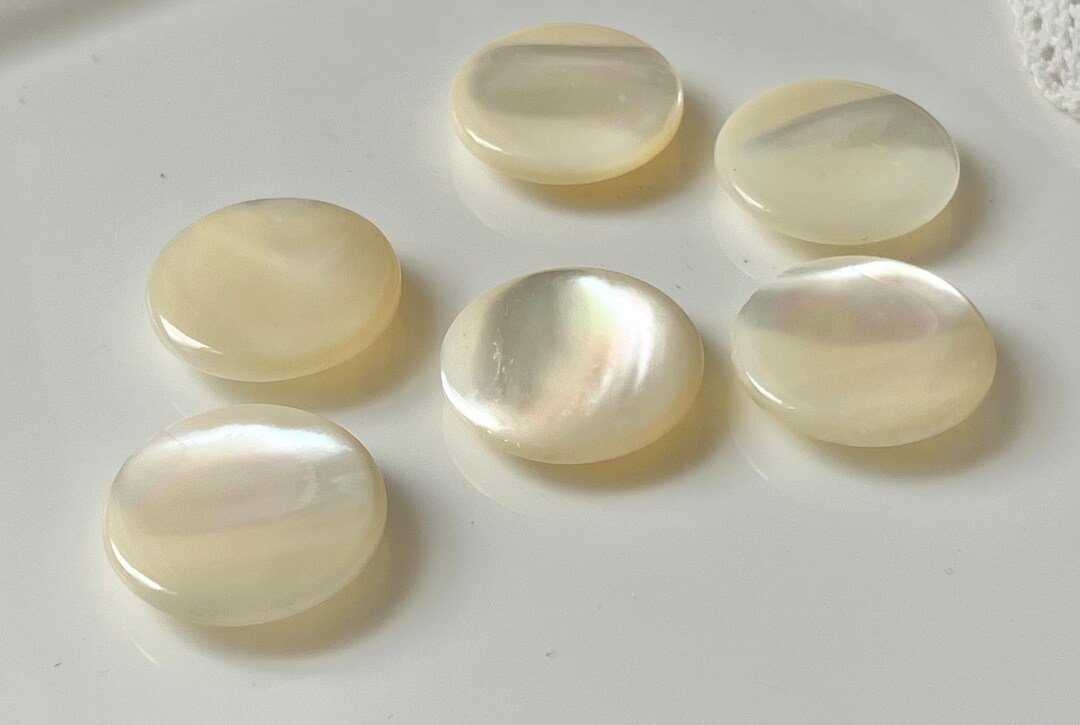 21 Mm Lot of 6 Vintage Shell Buttons Self Shank Buttons - Etsy