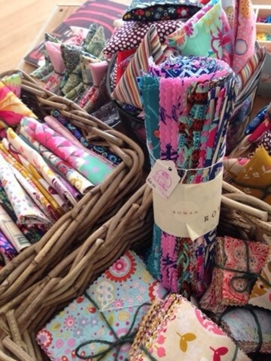 Cotton Fat Quarters FQ Bundle of 10 - 100% Patchwork Cotton, Mixed ...