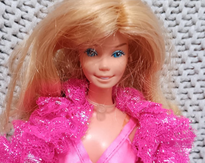 Vintage Superstar Barbie in Her Original Outfit With Boa and Jewelry C ...