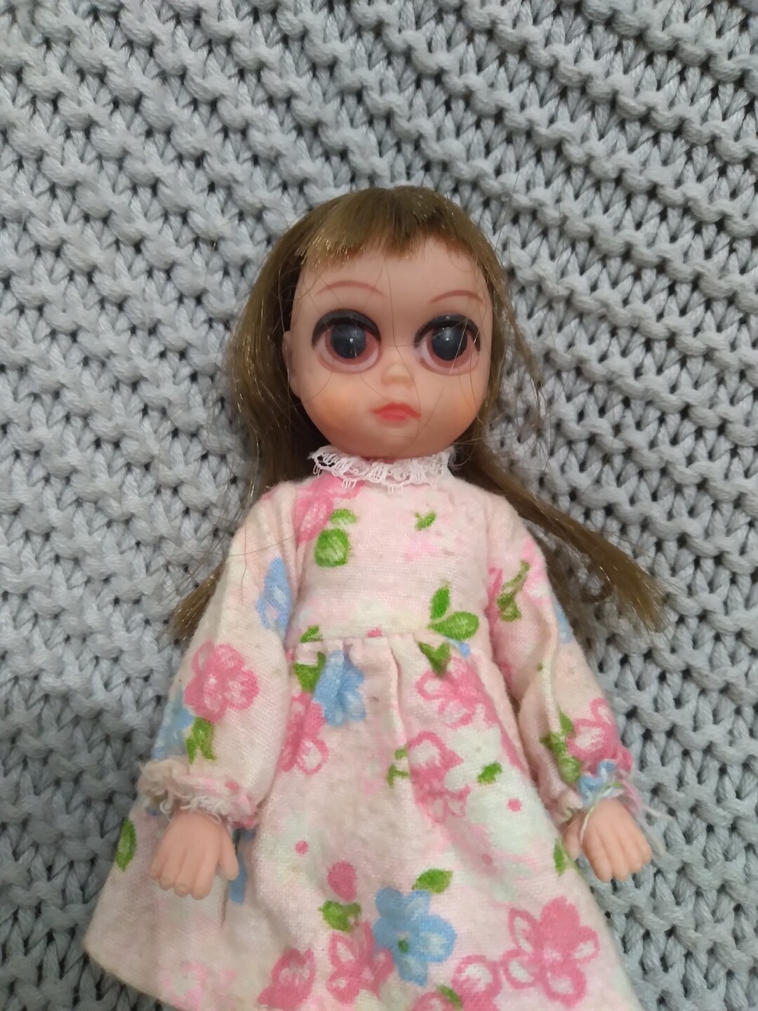 Vintage 1970's Brunette 8" Susie Sad Eyes in a Pink Flannel Floral ...