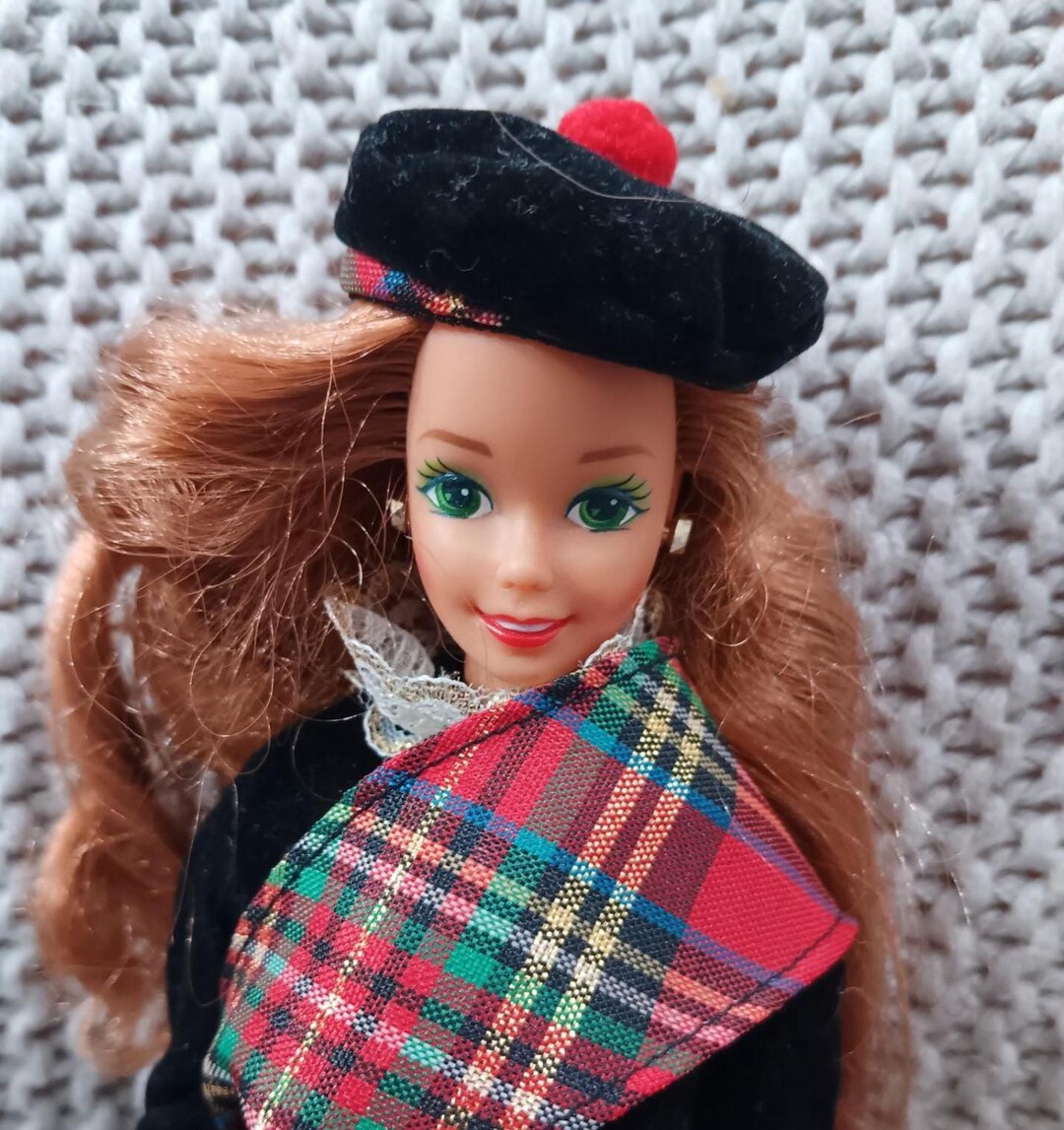 VGC Vintage Dolls of the World 2nd Edition - Scottish Barbie in Her ...