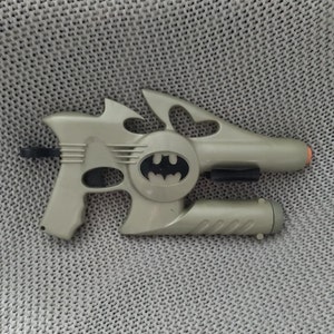 Vintage DC Comics Batman Bat Symbol Golden Nerf Dart Gun C. 1995 Tonka ...