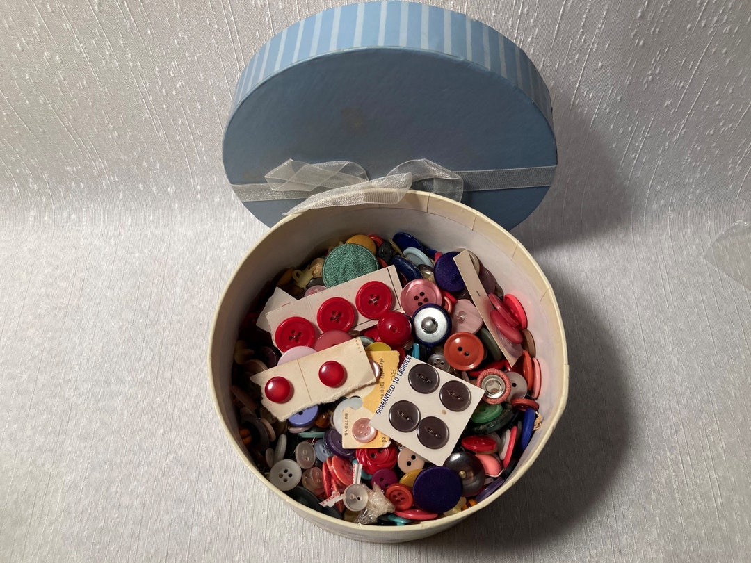 Mix of Old and Newer Buttons in Button Box 1 Pound of Buttons - Etsy