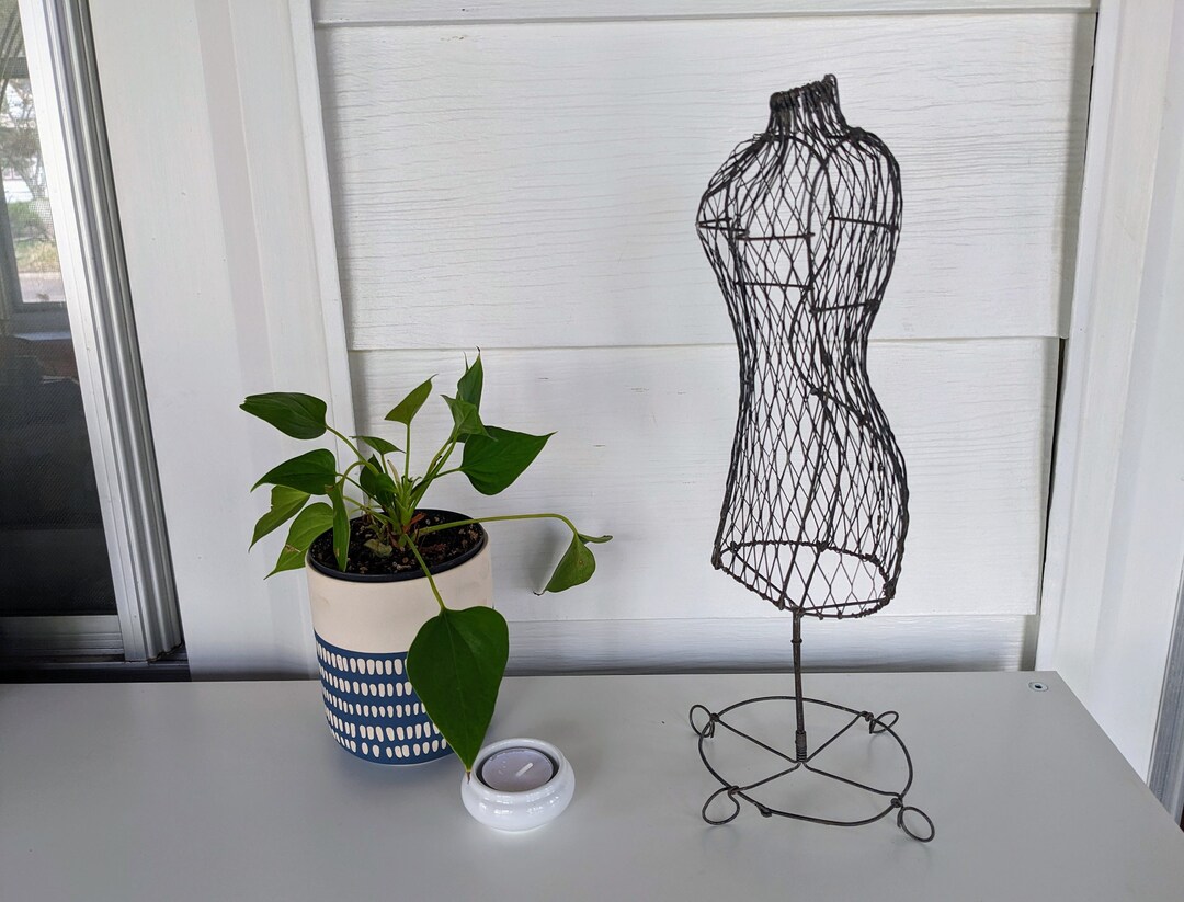 Shabby Mini 15 Vintage Wire Dress Form Chickenwire Farmhouse Corset ...