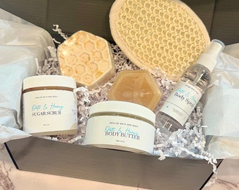 Lovely Oats & Honey Gift Box Filled With Premium Bath and Body Products ...