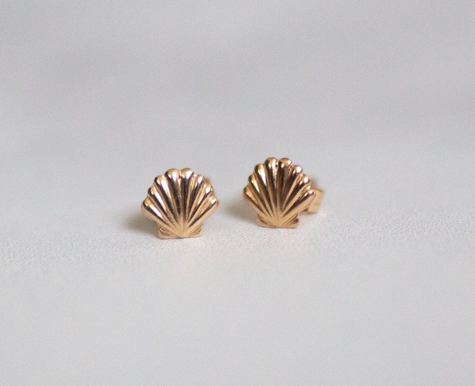 Aretes de concha de mar de oro joyas de sirena joyas | Etsy España