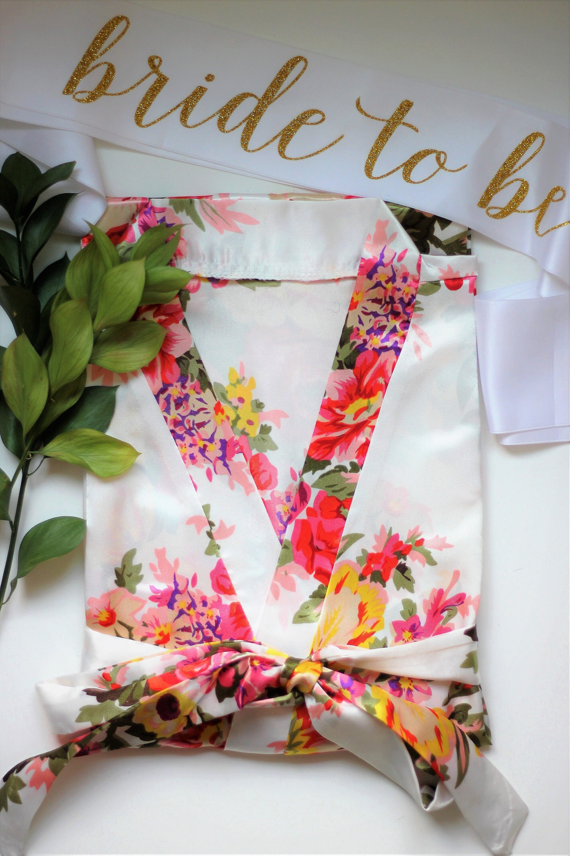 White Bride Robe Bridesmaid Robes Floral Satin Bridesmaid - Etsy