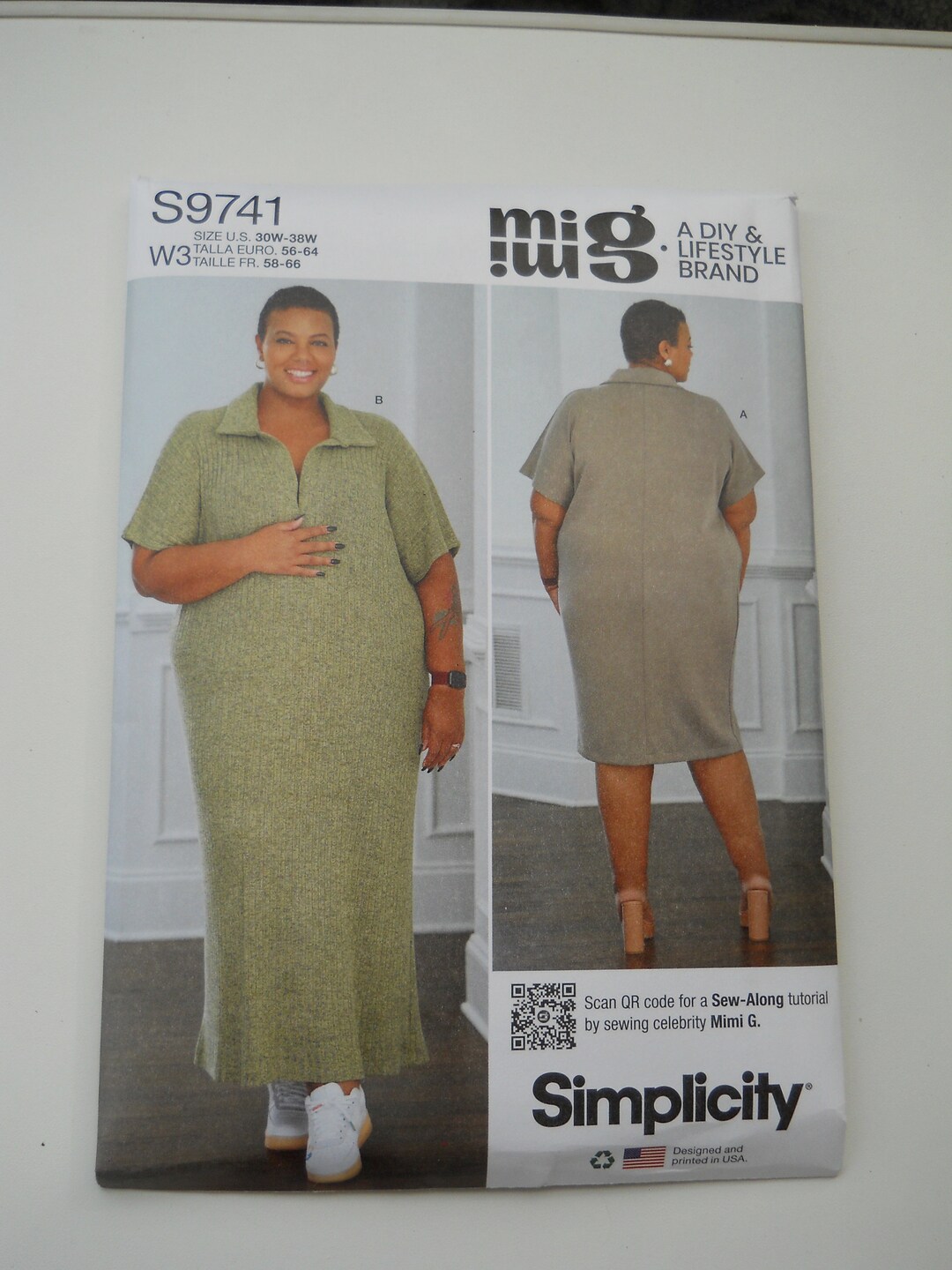 Mimi G Knit Dress With Collar Simplicity S9741 W2 (20W-28W) or W3 (30W ...