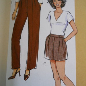 2022 Palmer/pletsch Pleated Slacks and Shorts Butterick B6878 B5 (8-16 ...