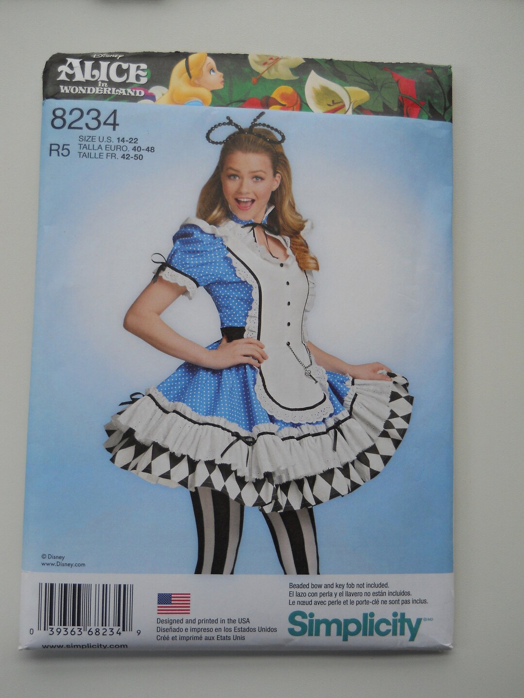 Disney Licensed Alice in Wonderland Cosplay Simplicity 8234 R5 (14-22 ...