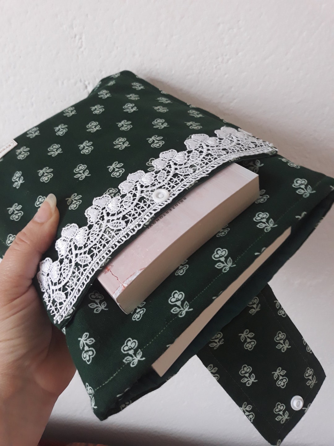 Bok Sleeve With Pocket, Book Sleeve With Closure and Front Pocket, Book ...