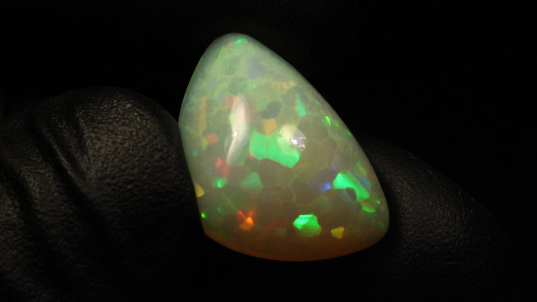 Ethiopian Welo White/purple Opal Cabochon With Strange Honeycomb ...