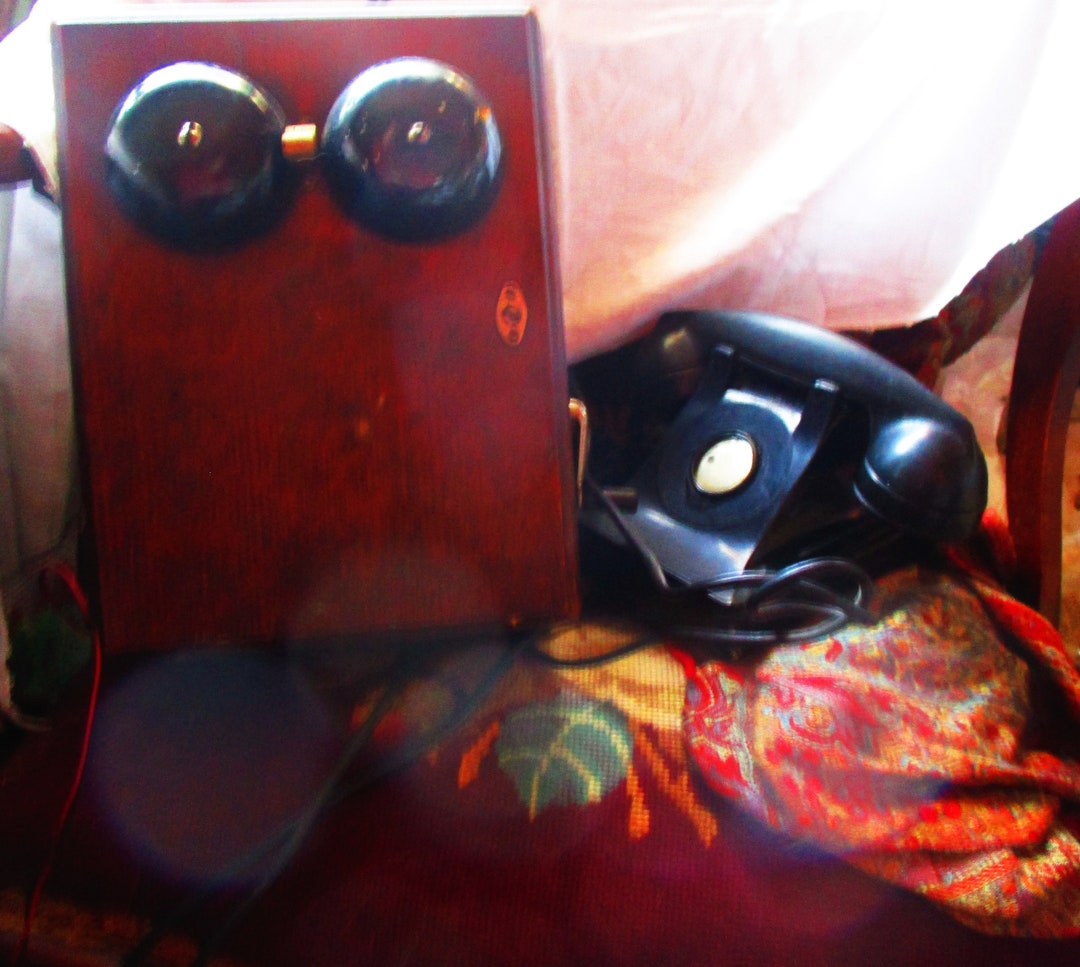 1930s Telephone System, Oak Wood Box With Crank/bell, Dial-less ...