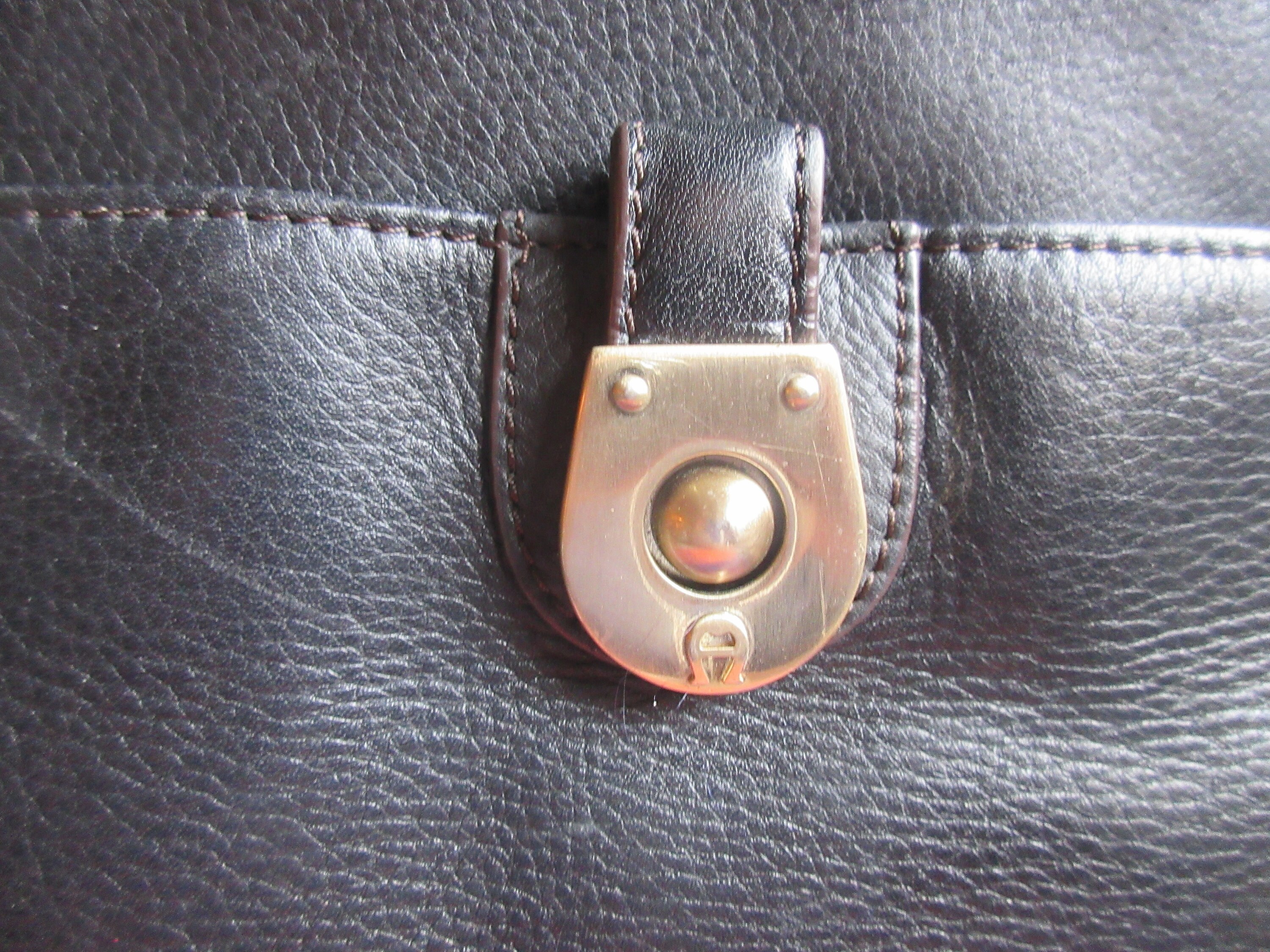 Black Leather Etienne Aigner Shoulder Bag, Inside/outside Compartments ...
