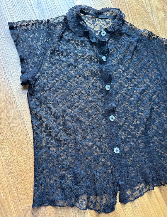 Rare delicate lace 1960s vintage boudoir lingerie top - Gem