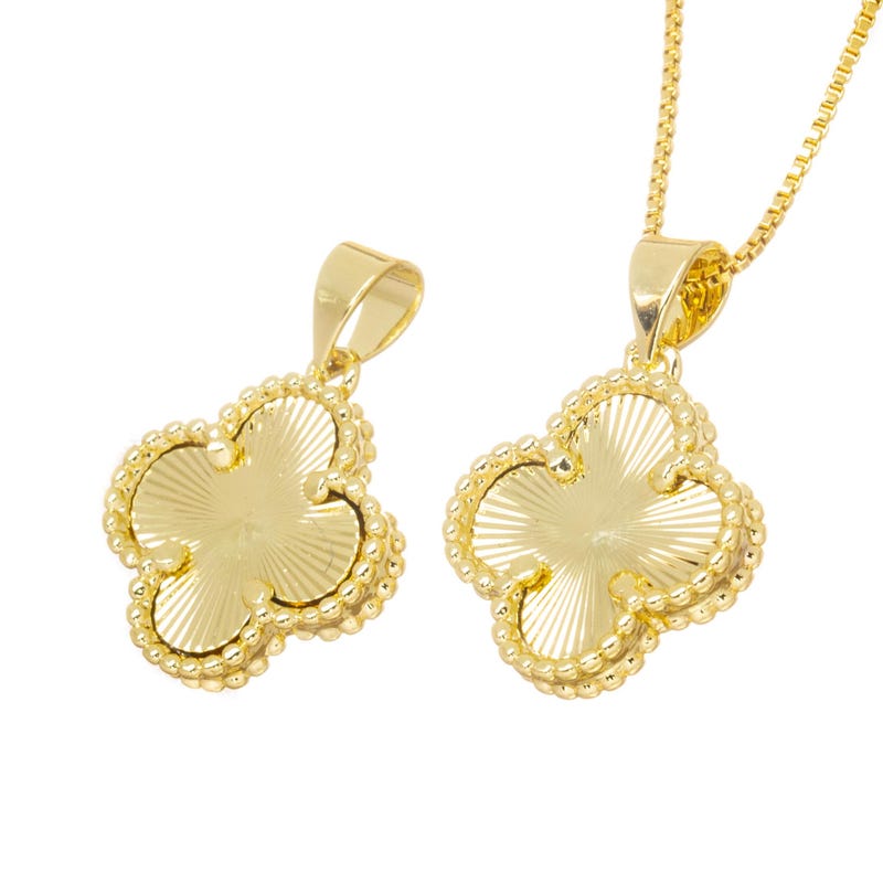 Clover Necklace - Etsy